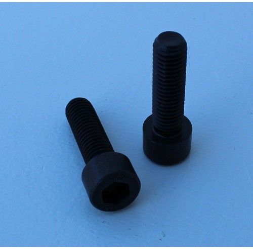 2 INBUSSCHRAUBEN M10 X 35 mm